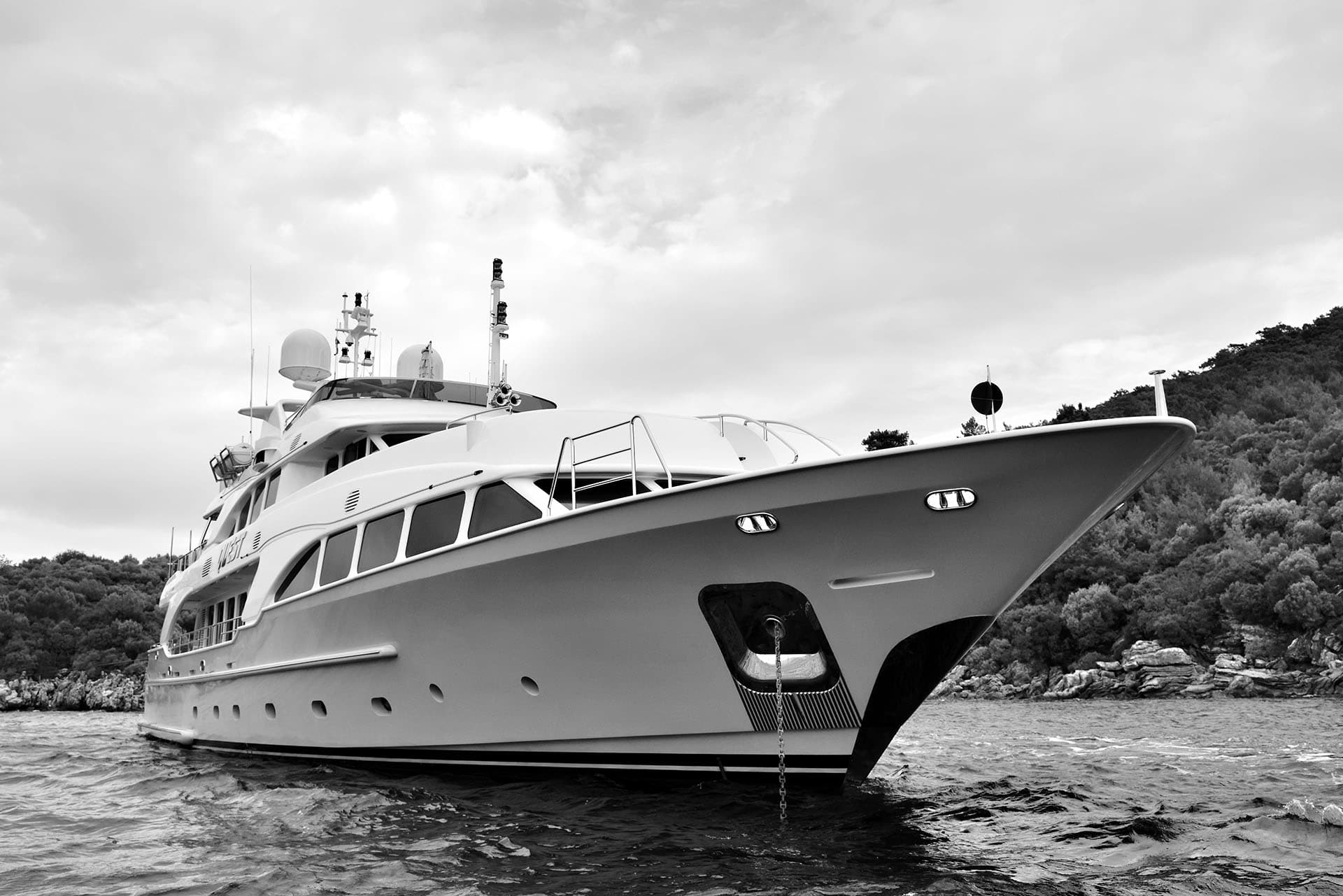 Quest R Yacht for Charter | 120 Benetti 2008 | FGI