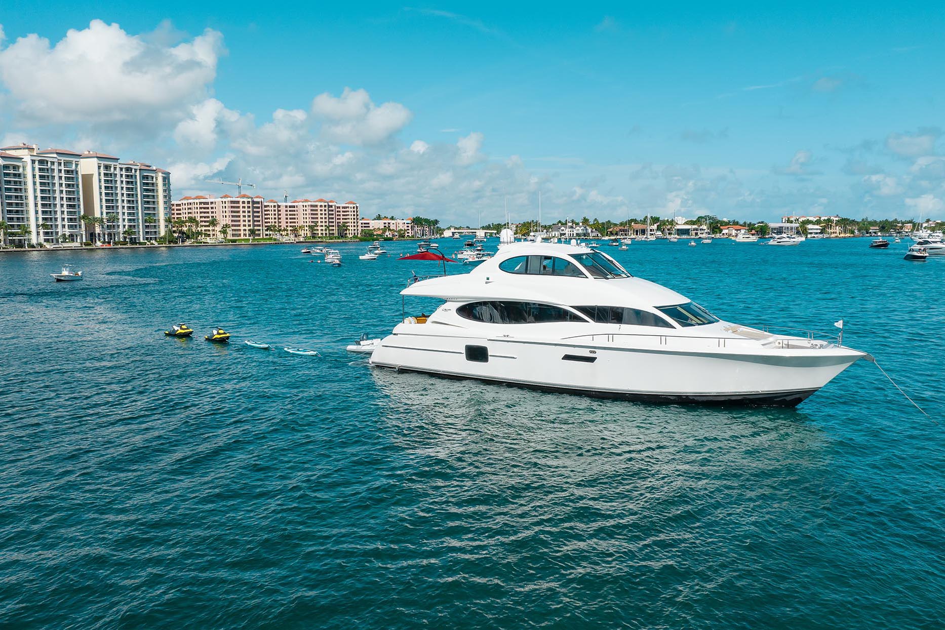Summerwind Yacht for Charter | 85 Lazzara 2005 | FGI