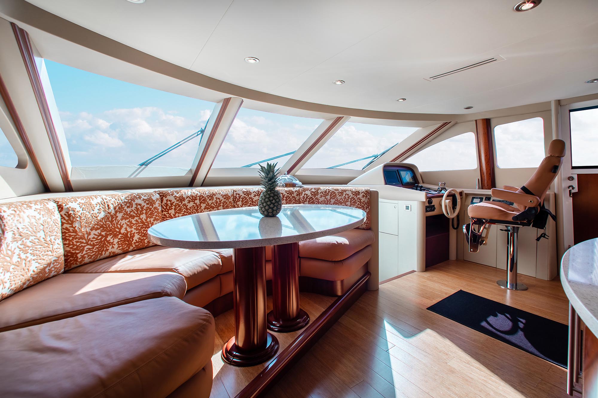 Summerwind Yacht for Charter | 85 Lazzara 2005 | FGI