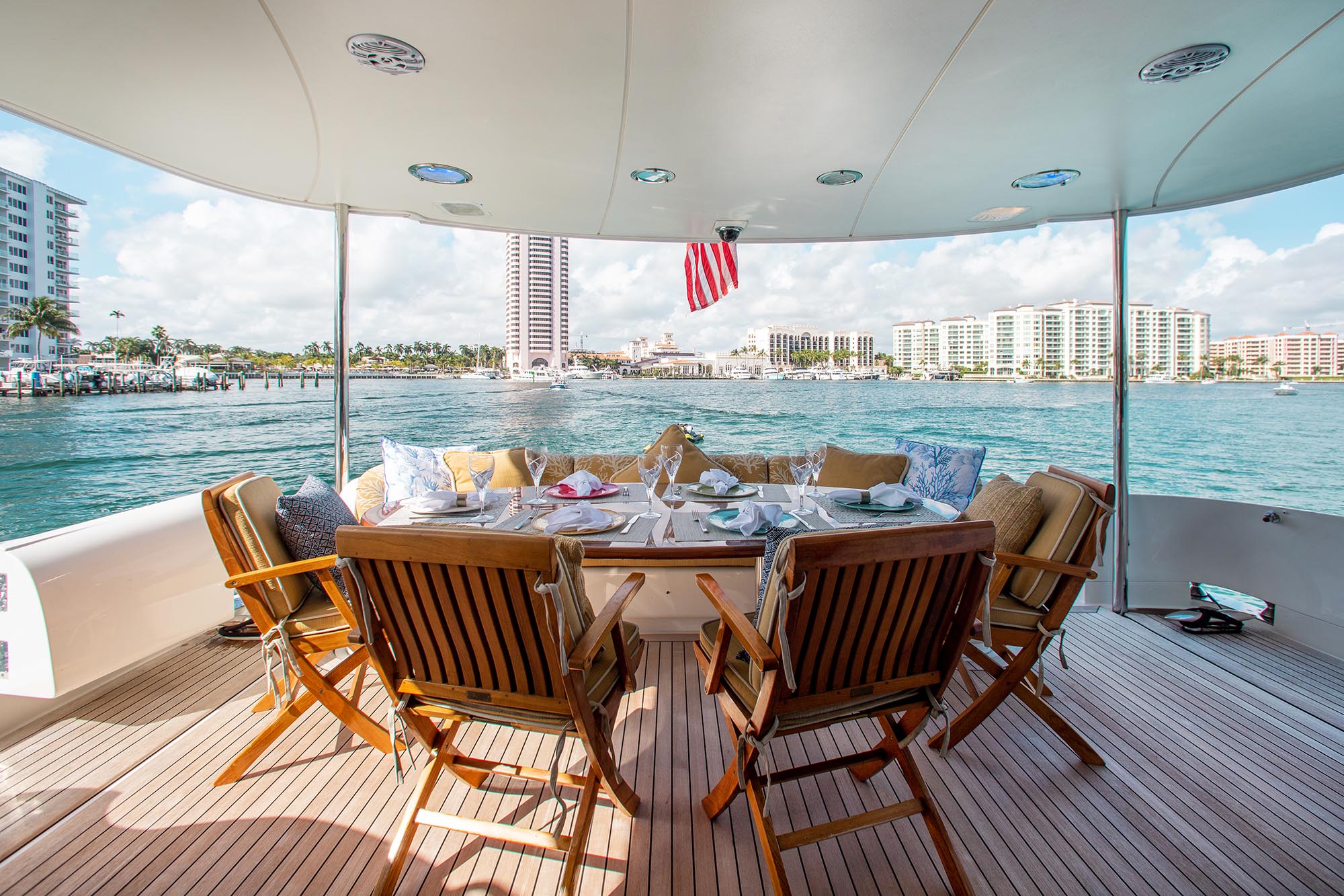 Summerwind Yacht for Charter | 85 Lazzara 2005 | FGI