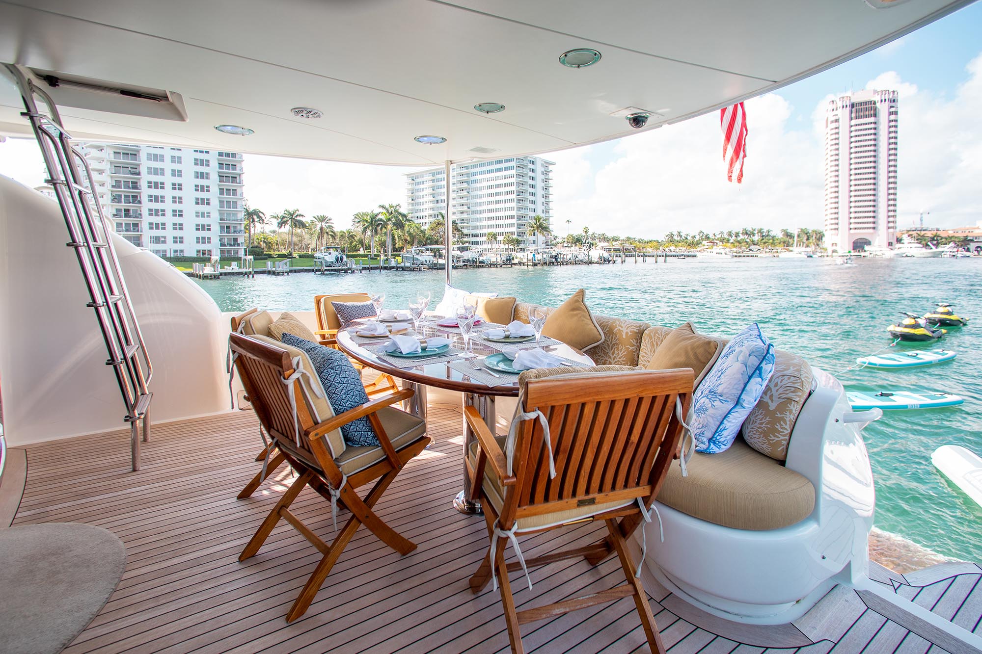 Summerwind Yacht for Charter | 85 Lazzara 2005 | FGI
