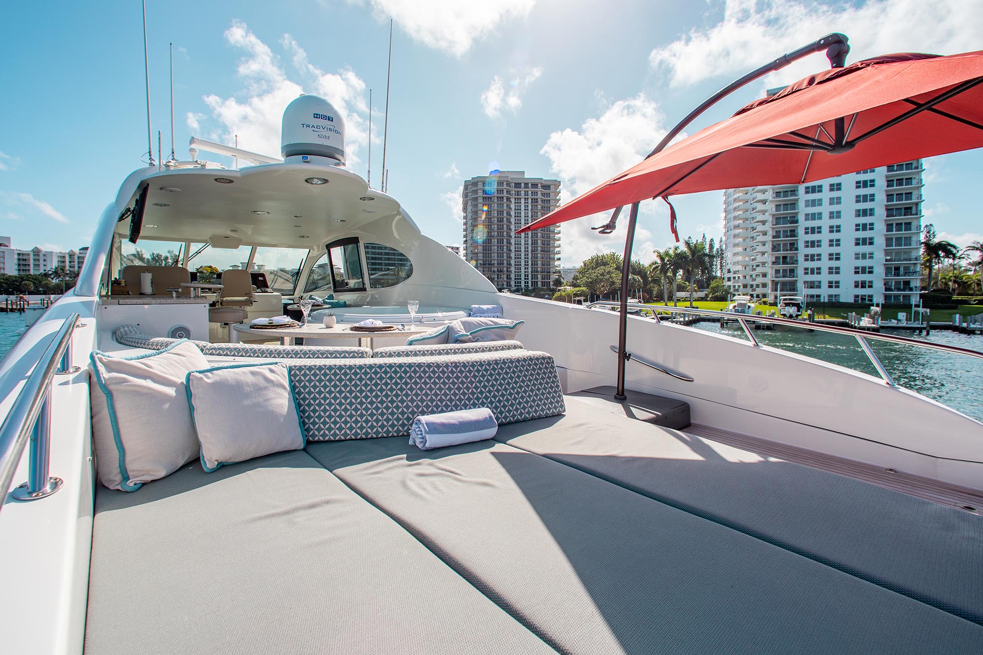 Summerwind Yacht for Charter | 85 Lazzara 2005 | FGI